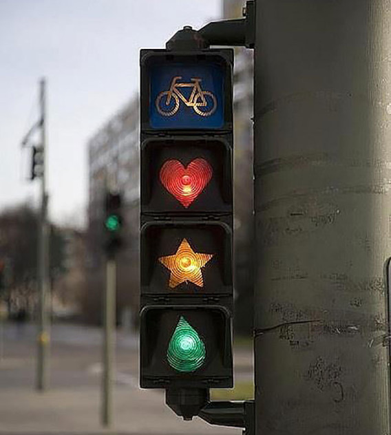 Is Just Amazing - 11 Of The World’s Most Creative Traffic Lights